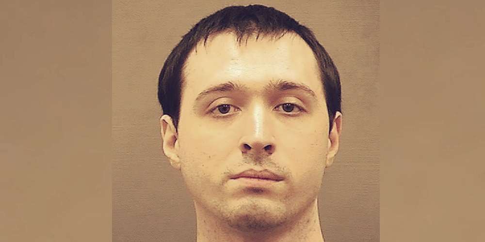 Anti-Trumper With Top Security Clearance Arrested, Charged for Offering ...